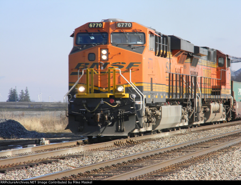 BNSF 6770